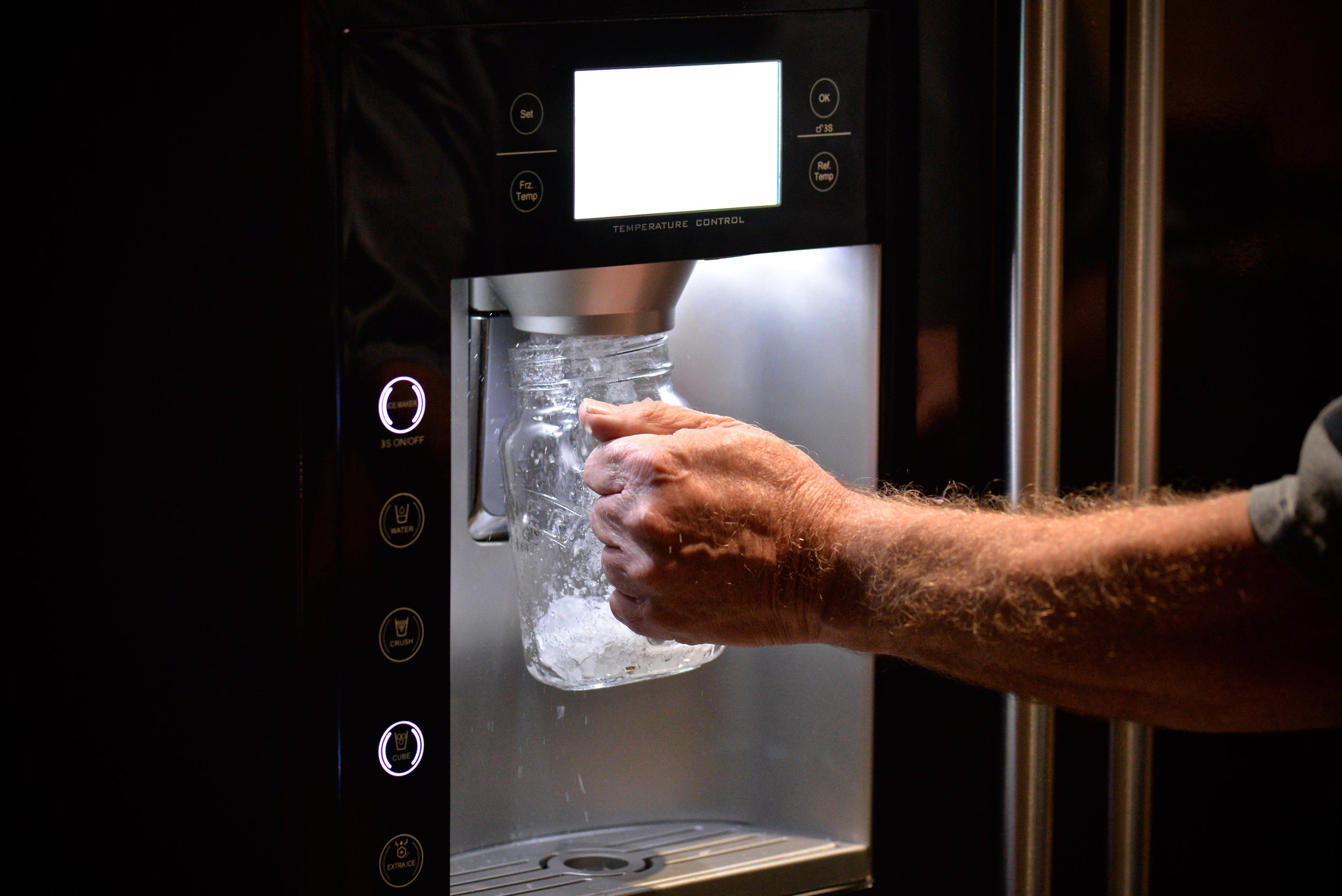 How Does a Kitchen Ice Maker Work? - THOR Kitchen